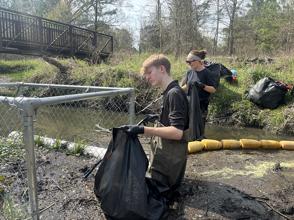 Kinston Trash Trap cleanout draws out-of-towners - Sound Rivers